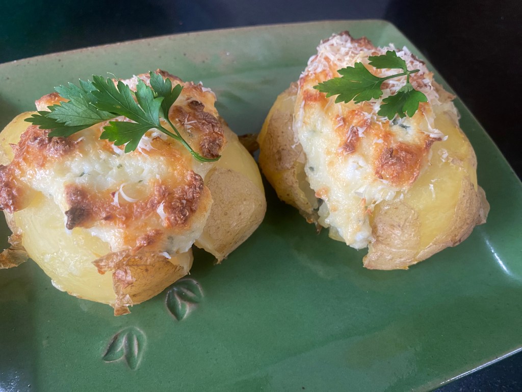 BATATA AO MURRO RECHEADA - Carol Fiorentino